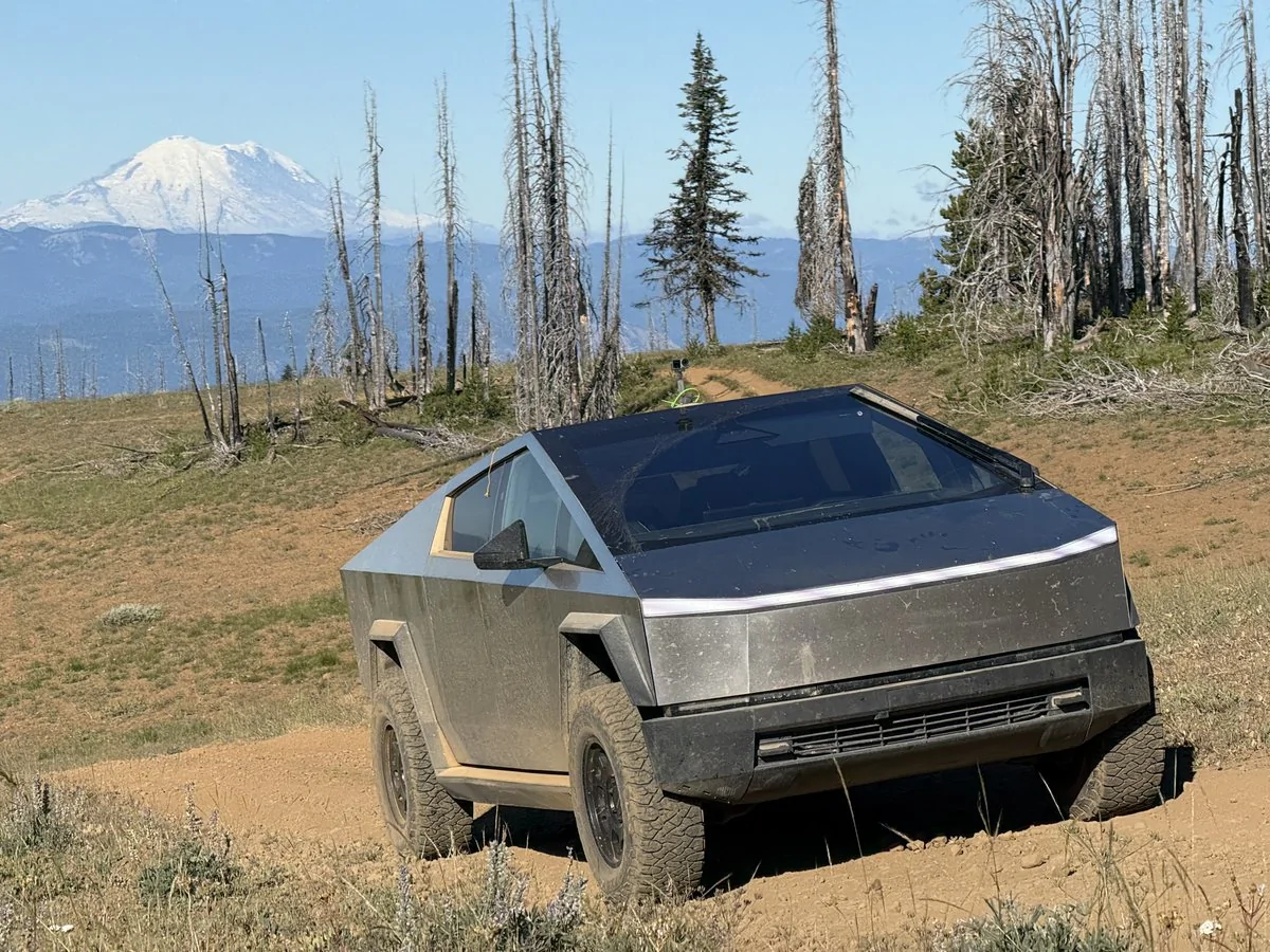 OEM Tesla Rock Sliders + Body Armor Skidplate (Cybertruck Terrestrial ...