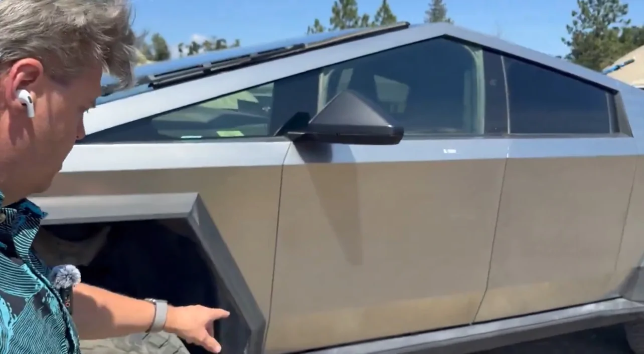 OEM Tesla Rock Sliders + Body Armor Skidplate (Cybertruck Terrestrial ...