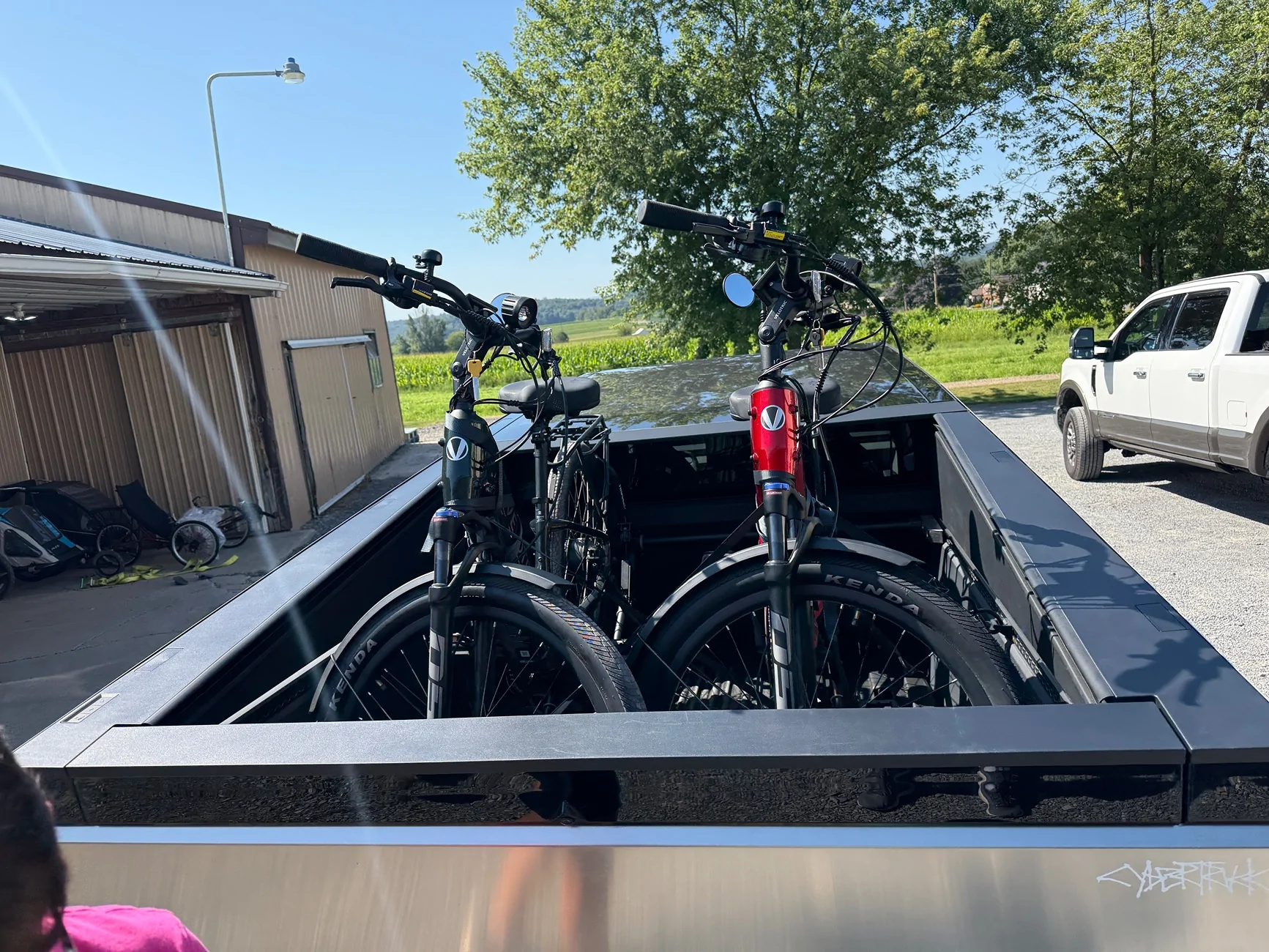 Mounting 2 e-bikes inside Cybertruck bed & closing tailgate: success and what size e-bikes fit ...