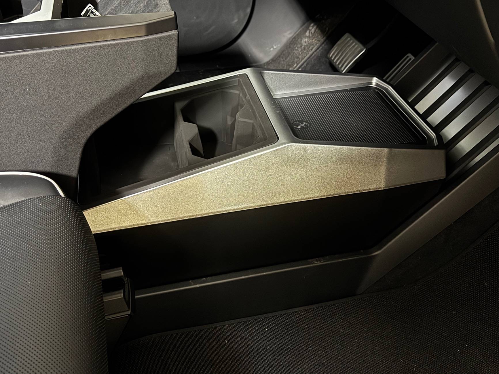 🔥Futuristic vs. Cluttered: The Ultimate Solution for Aisle Storage🔥 ...