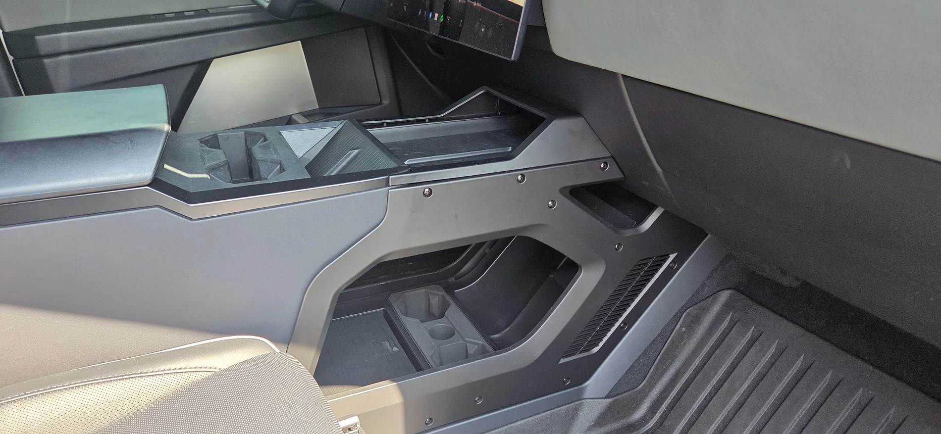 Aisle Central Storage Box: A must-have accessory for improving the ...