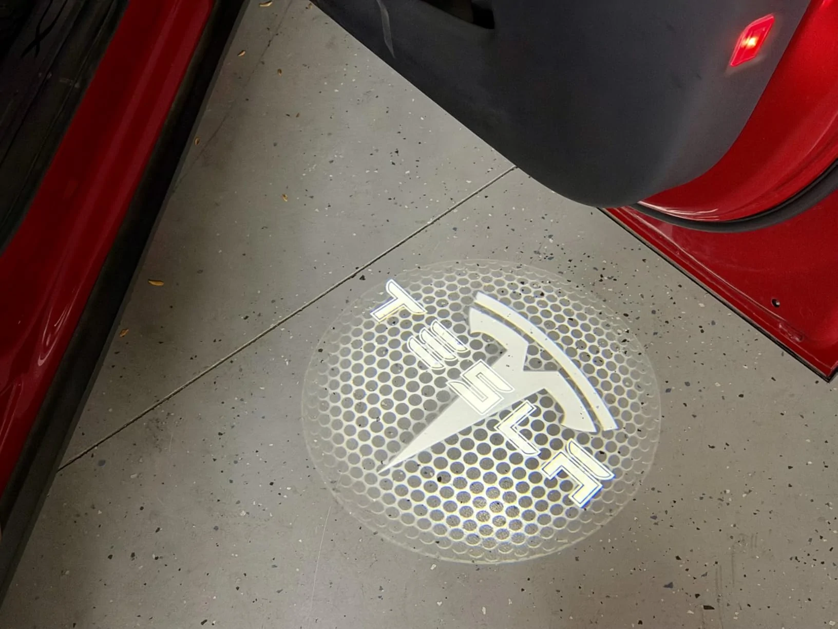 🎄 Tesla Christmas Giveaway! Win 6 Sets of Epic Puddle Lights for FREE ...