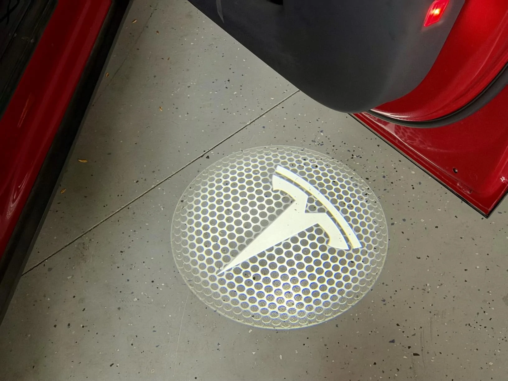 🎄 Tesla Christmas Giveaway! Win 6 Sets of Epic Puddle Lights for FREE ...