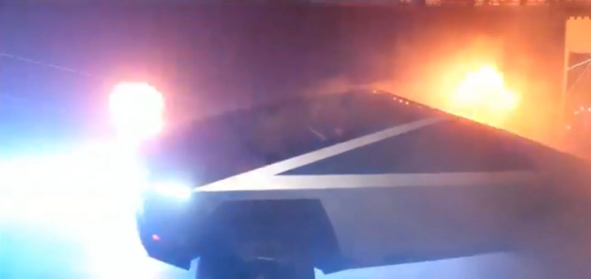 CyberGlow here 👋 First & Only RGBW Cybertruck Light Bar That Keeps OEM ...