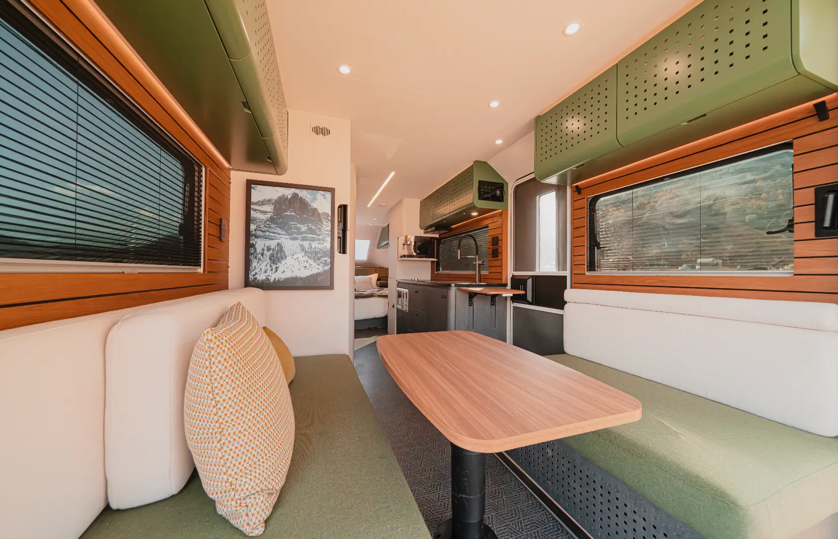 Evotrex PG5: the RV Trailer that makes its own power (270+ kWh of ...