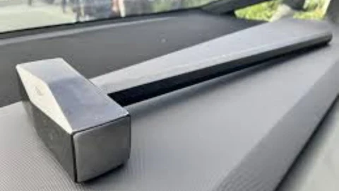 Tonneau cover stuck | Tesla Cybertruck Forum - Cybertruck Owners Club