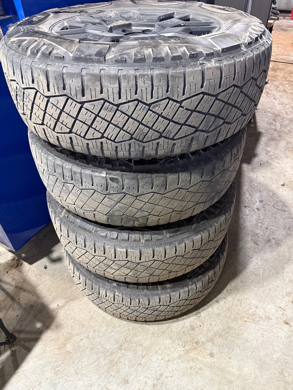 30,000 miles on factory tires without rotating | Tesla Cybertruck Forum ...