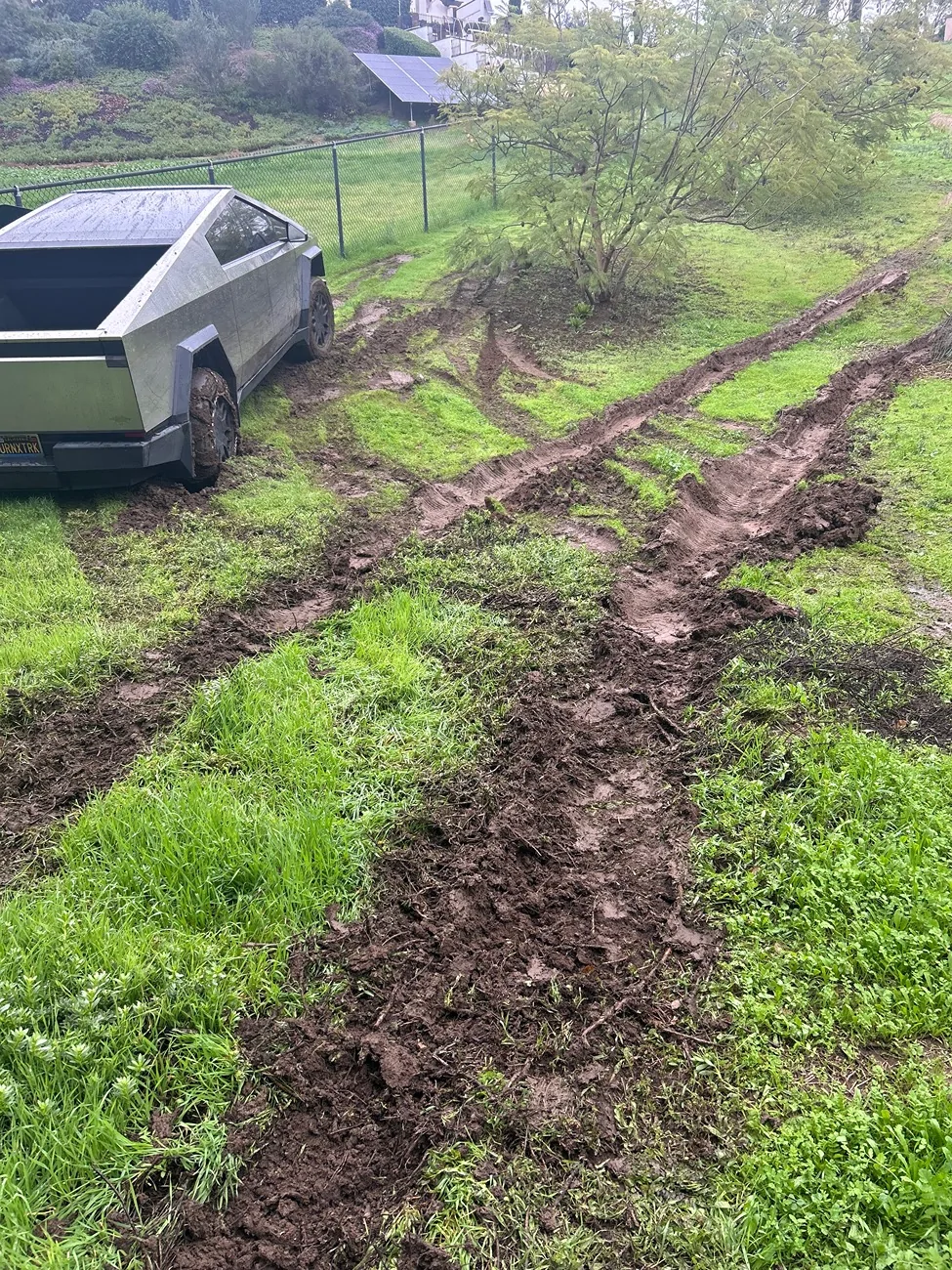 Daily random Cybertruck photos thread - Post Yours! 📸 🤳 | Page 108 ...