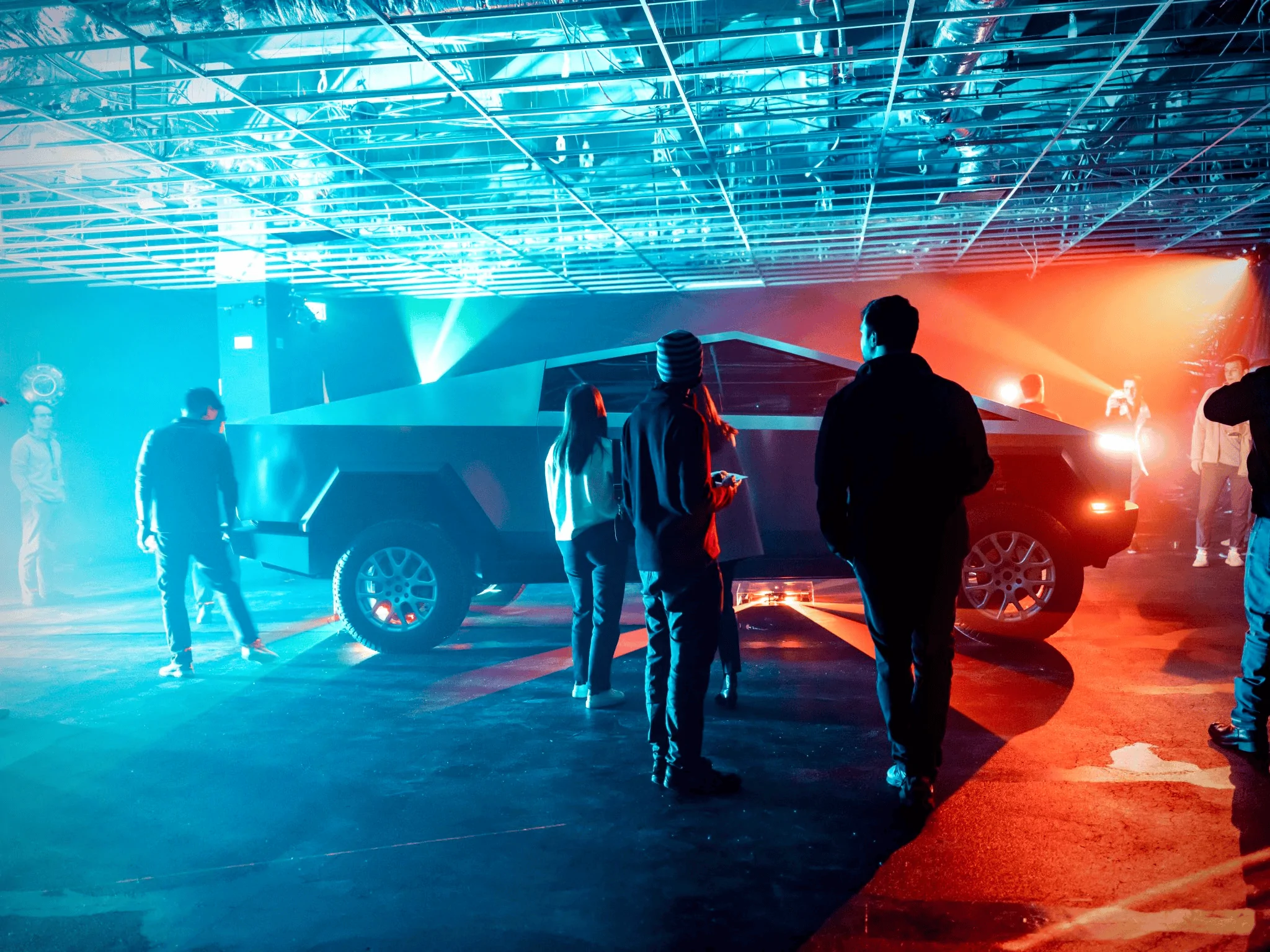 Incredible Max-Height Cybertruck Shot (Engineering Event, Palo Alto ...