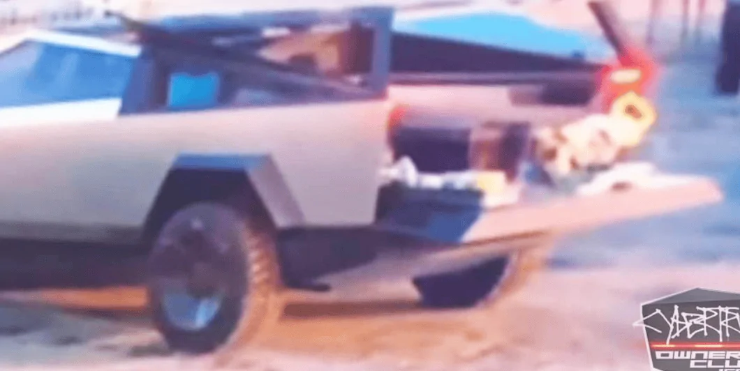 Cybertruck roof rack for work..... to carry long lumber on top or ...