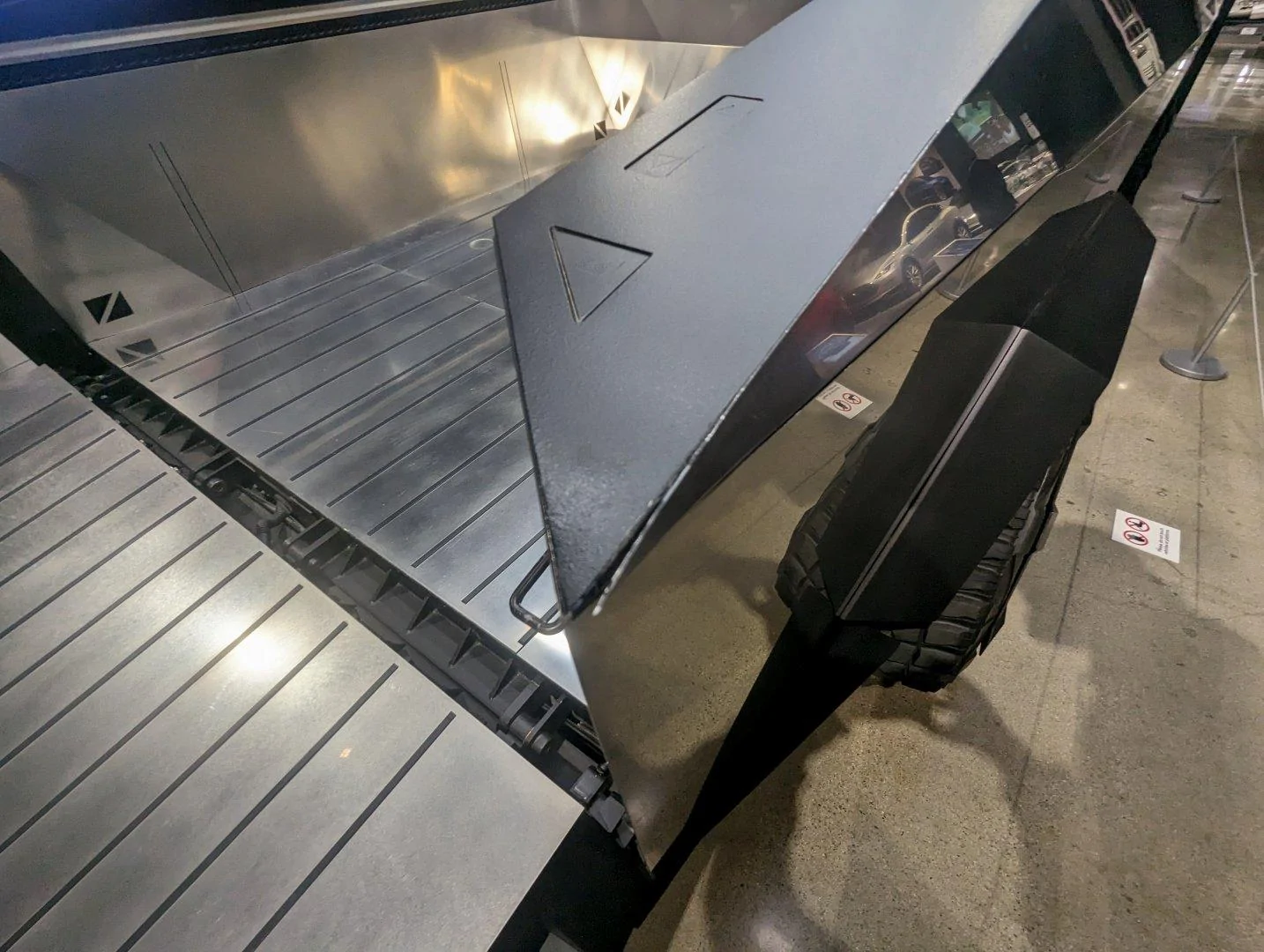 Cybertruck roof rack for work..... to carry long lumber on top or ...