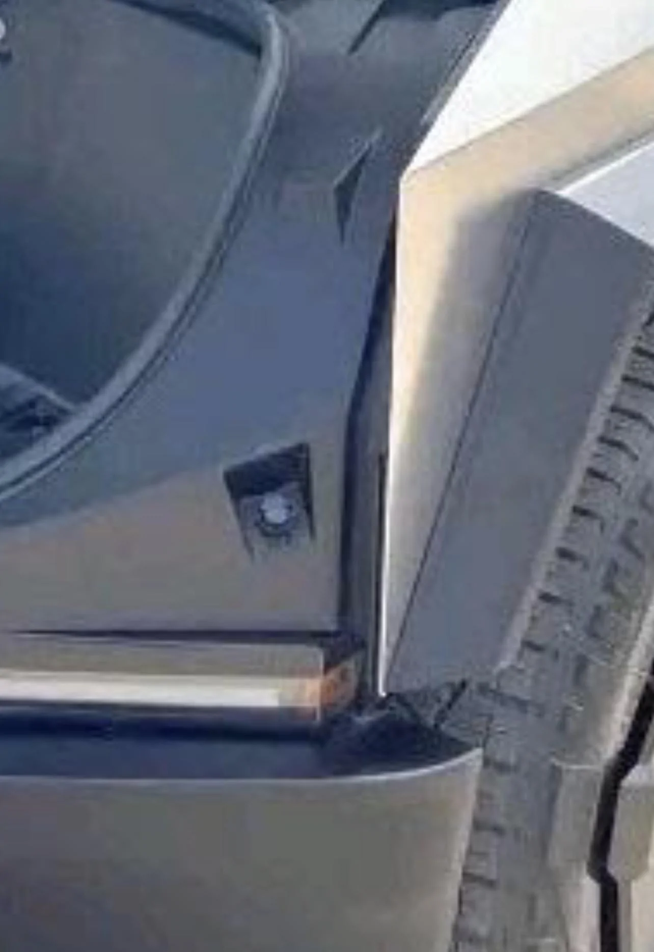 Munro analyzes the Cybertruck Dual Motor frunk closeup & interior ...