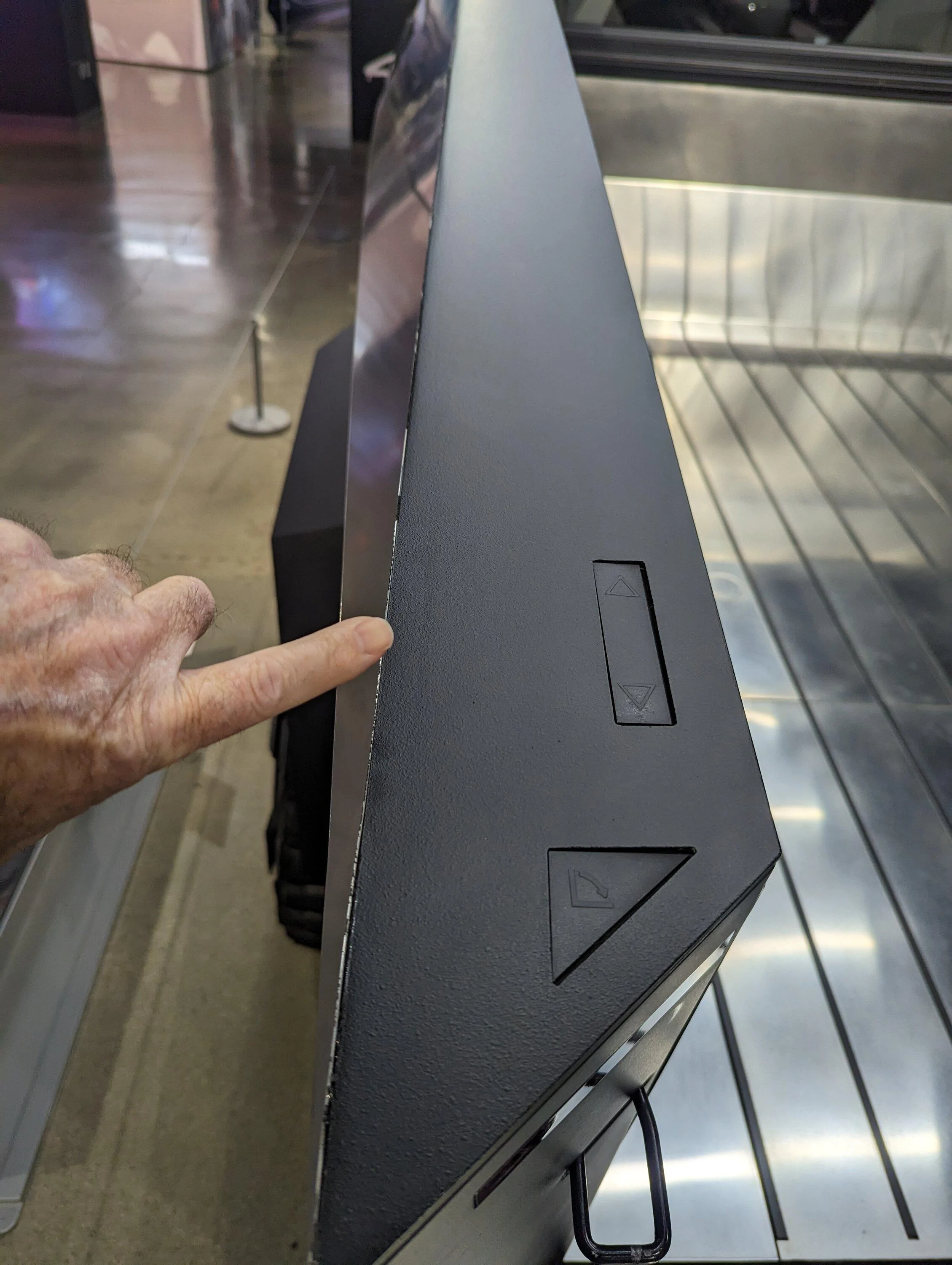 Extreme closeups of Cybertruck prototype (with edge on shots of many ...