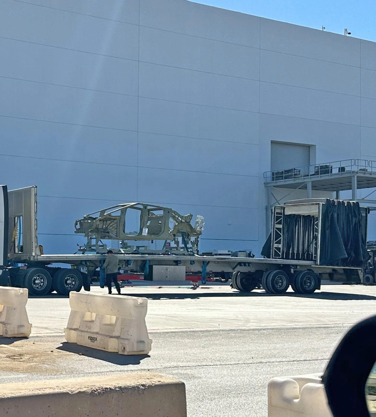 Cybertruck frame / casting / chassis / body structure in plain sight ...