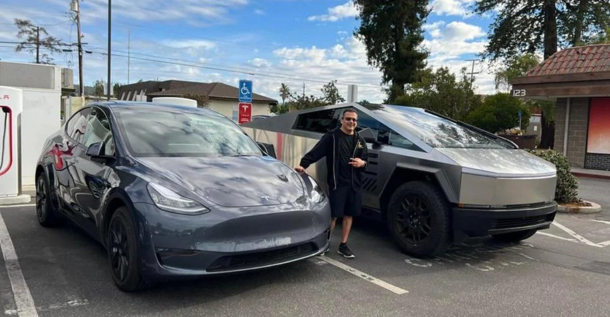 Cybertruck size vs. Model Y and S (spotted at supercharger together ...