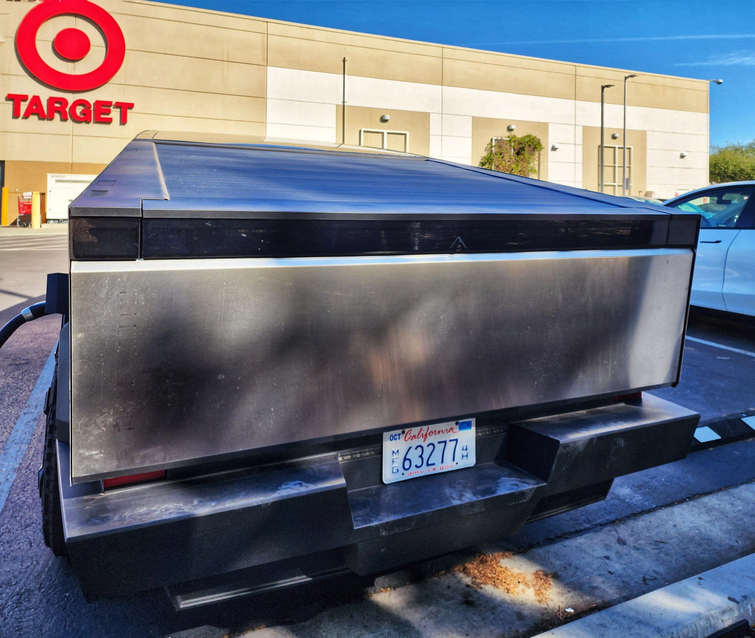 Cybertruck with bent upper control arm spotted at Target Charging ...