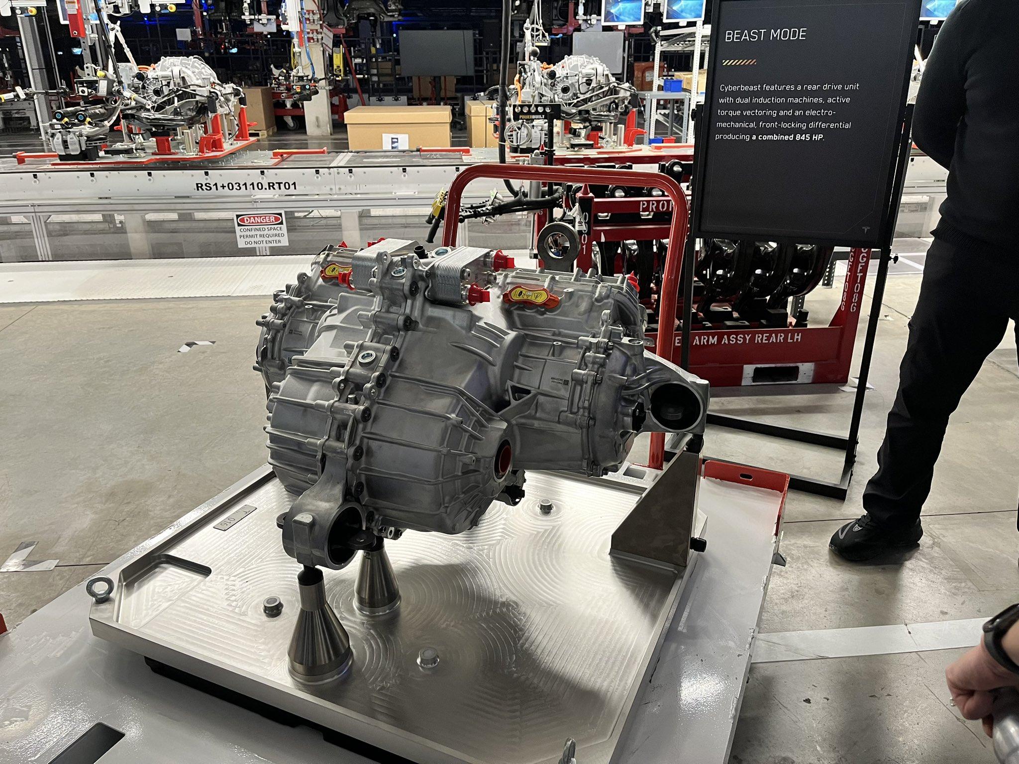 BEAST MODE Cybertruck gets 845HP !! + Front locking differential / diff ...