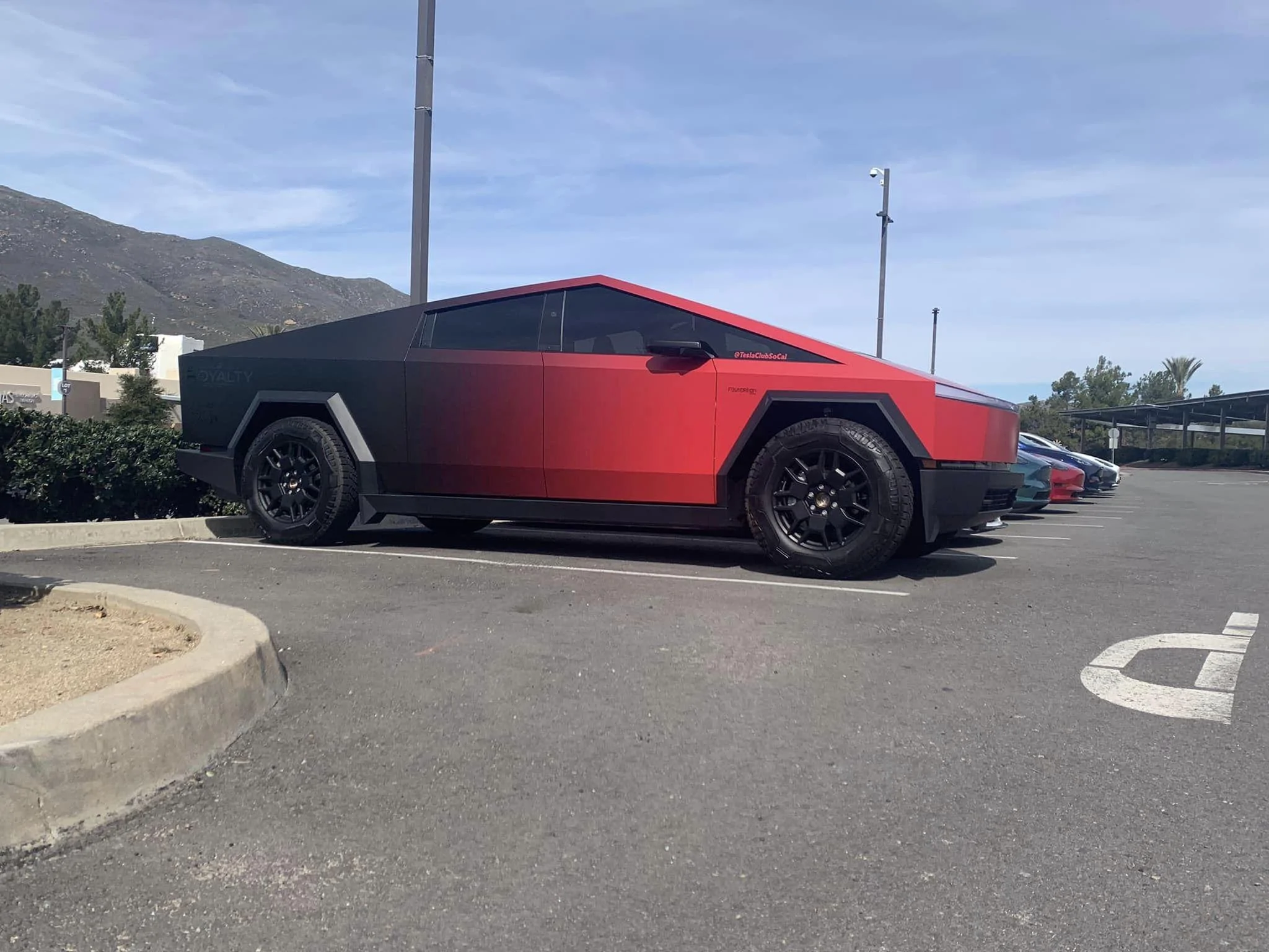 Red to Black transition wrap on Cybertruck | Tesla Cybertruck Forum ...