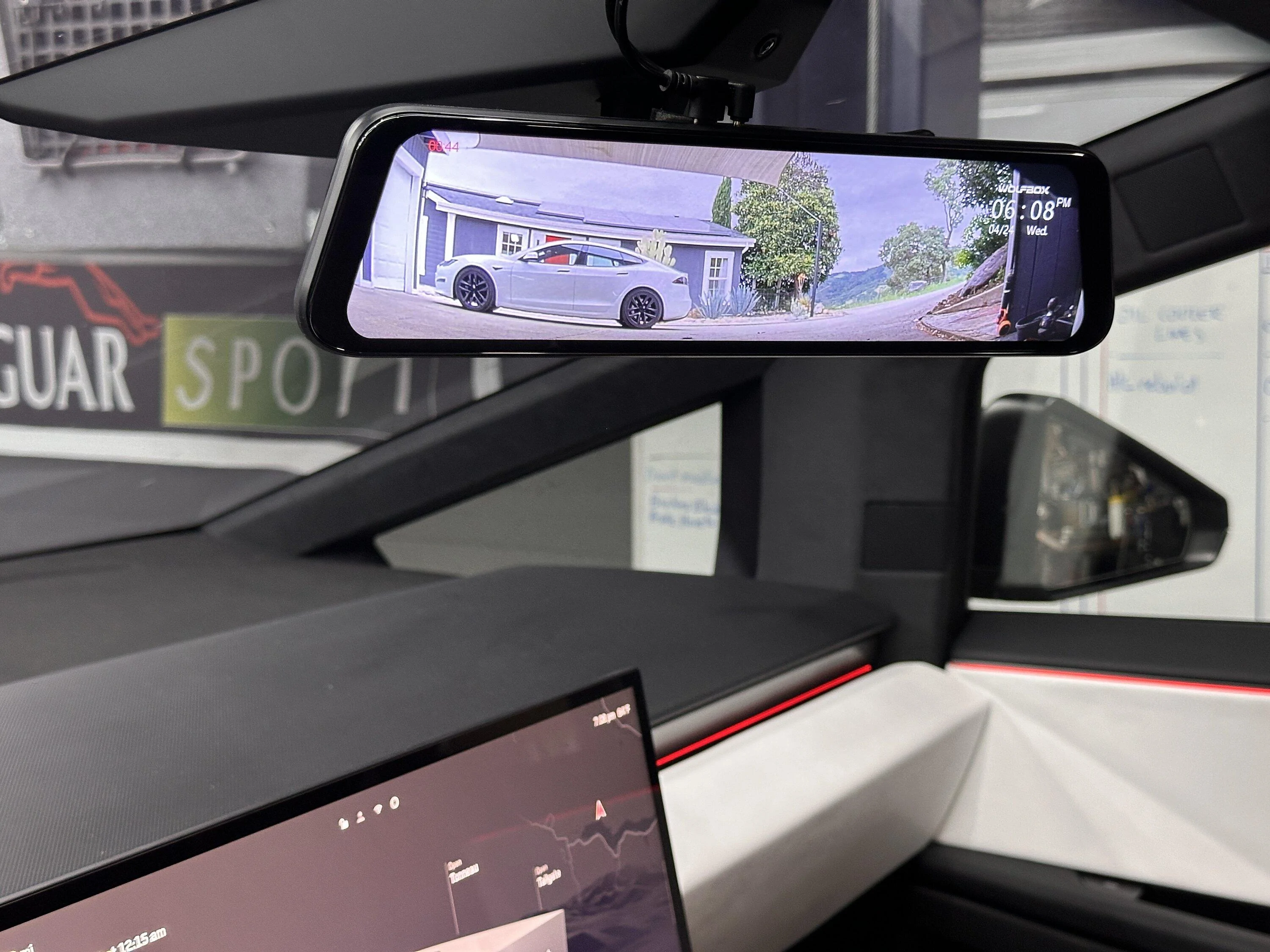 Digital Rear View Mirror Installed - WOLFBOX 12" Rear View Mirror ...