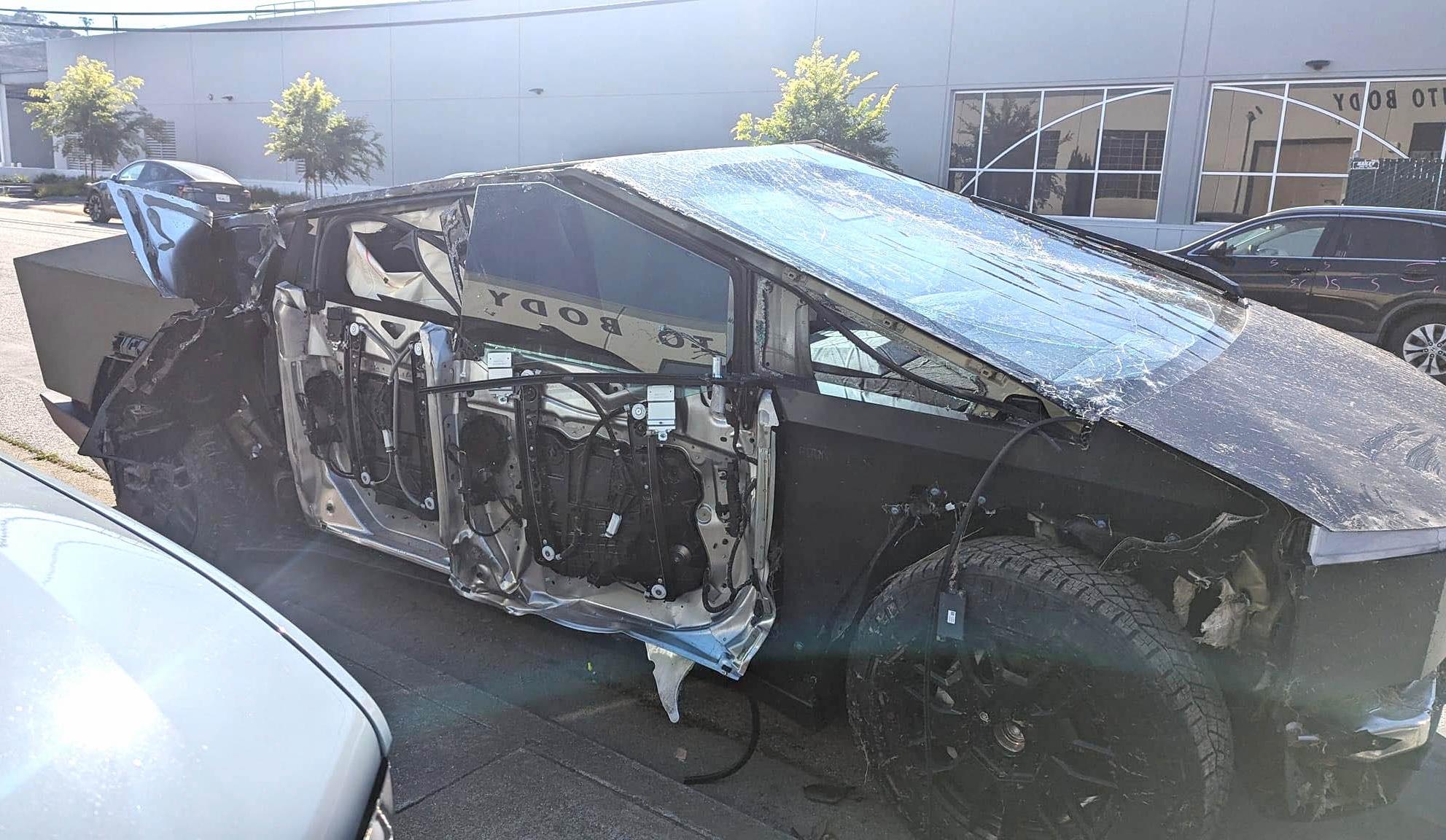 Cybertruck crashes into a ditch and here's the result | Tesla ...