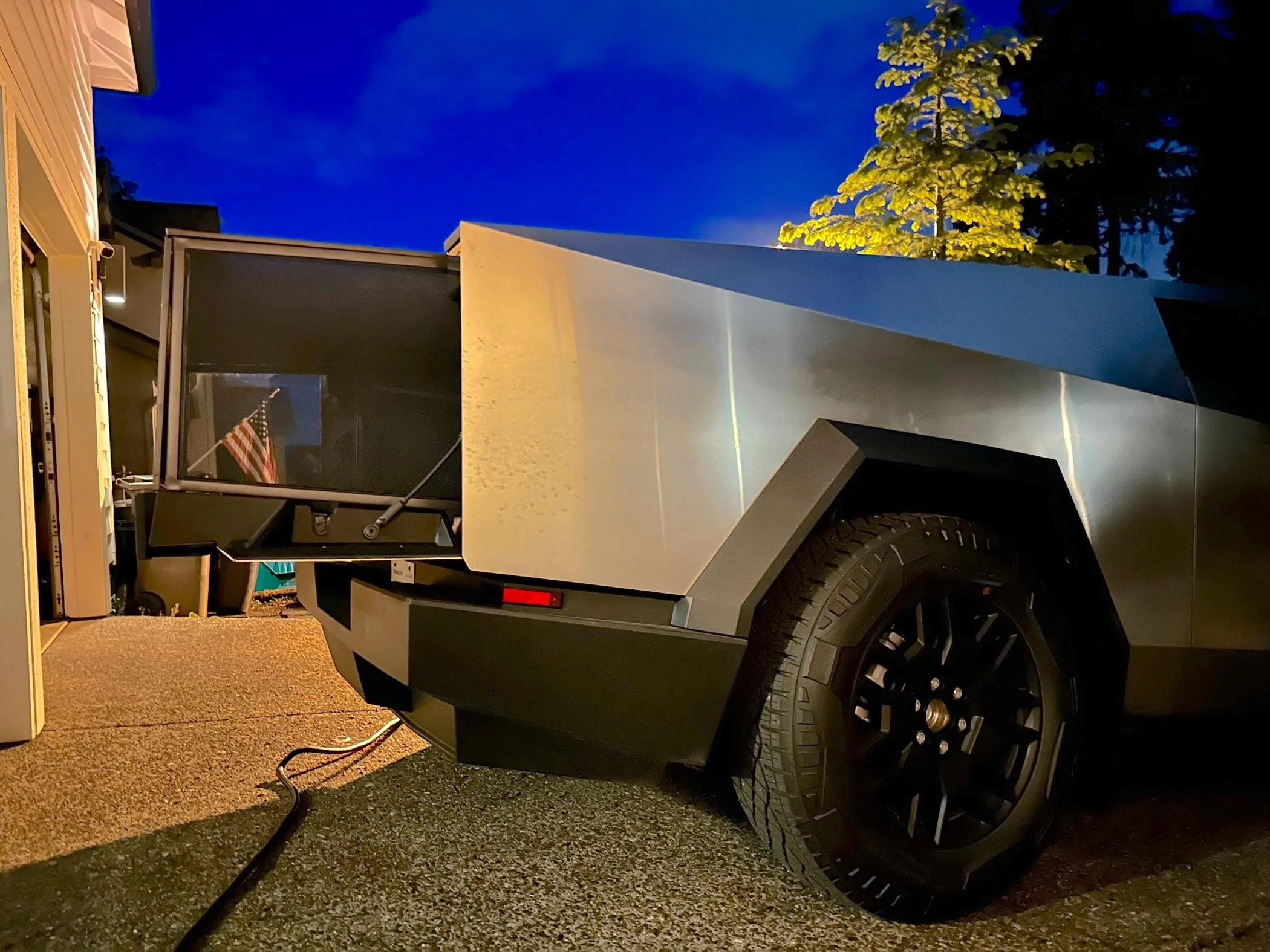 CyberScreen Bed Extension Camping Mod | Tesla Cybertruck Forum ...