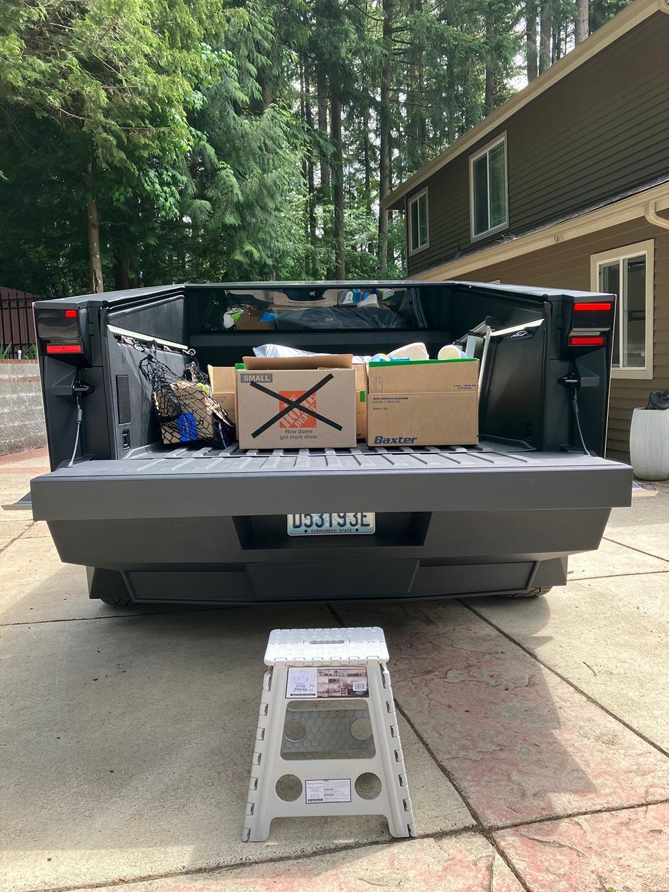 Best way to get in and out of the bed? Ladder? Ramp? | Tesla Cybertruck ...