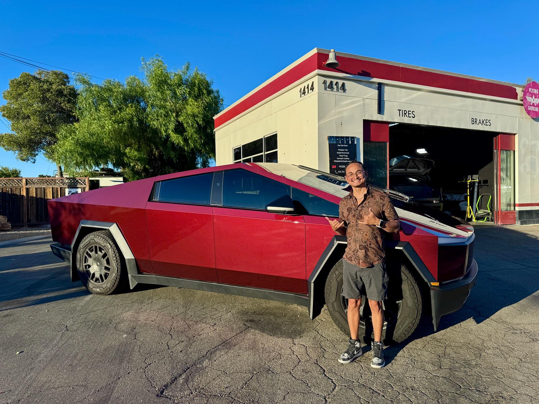 Tesla Cybertruck Cooler hands on video review - my first impressions ...