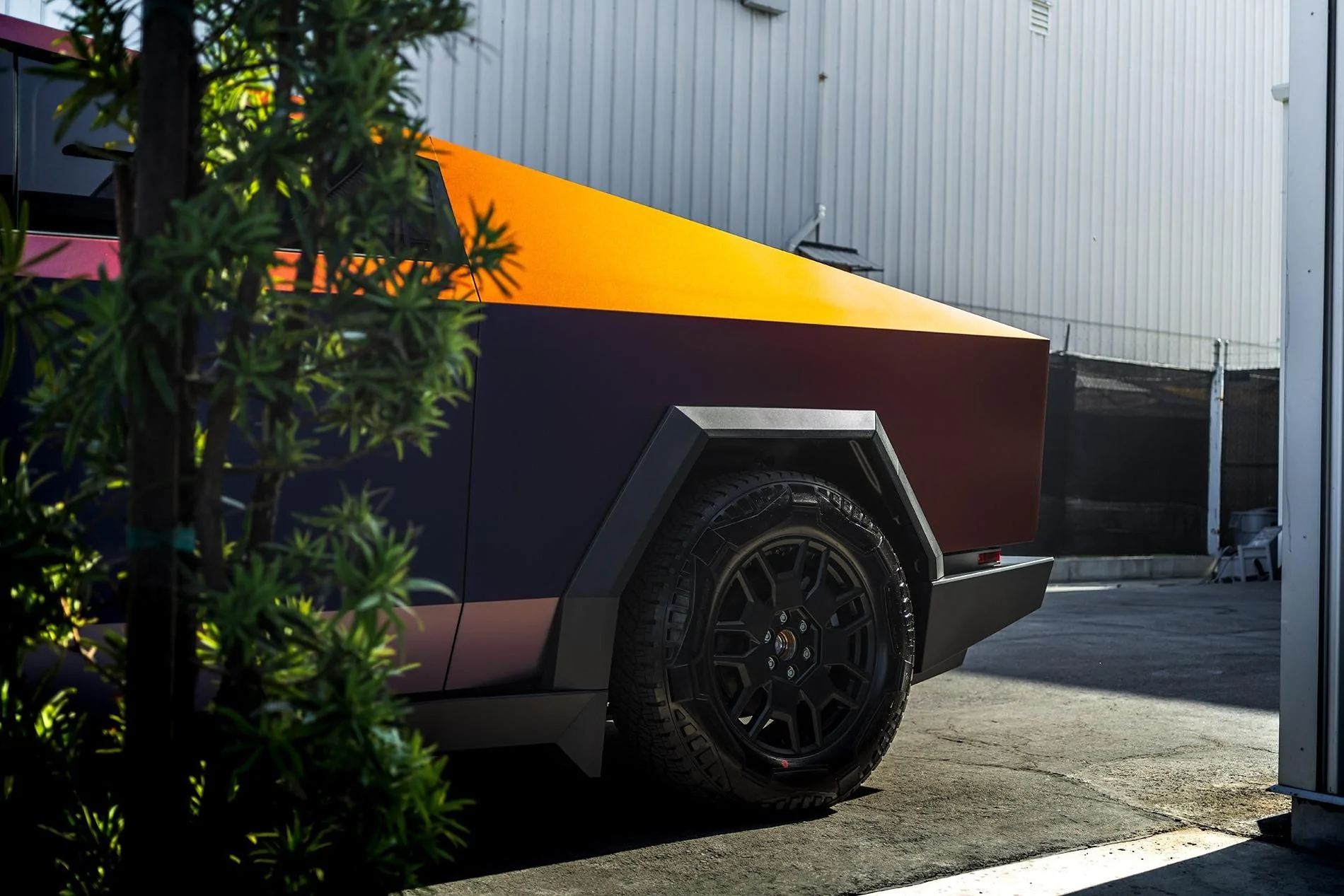 COLOR SHIFT / FADE / CHAMELEON Vinyl Wrap & PPF Cybertruck -- Photos ...