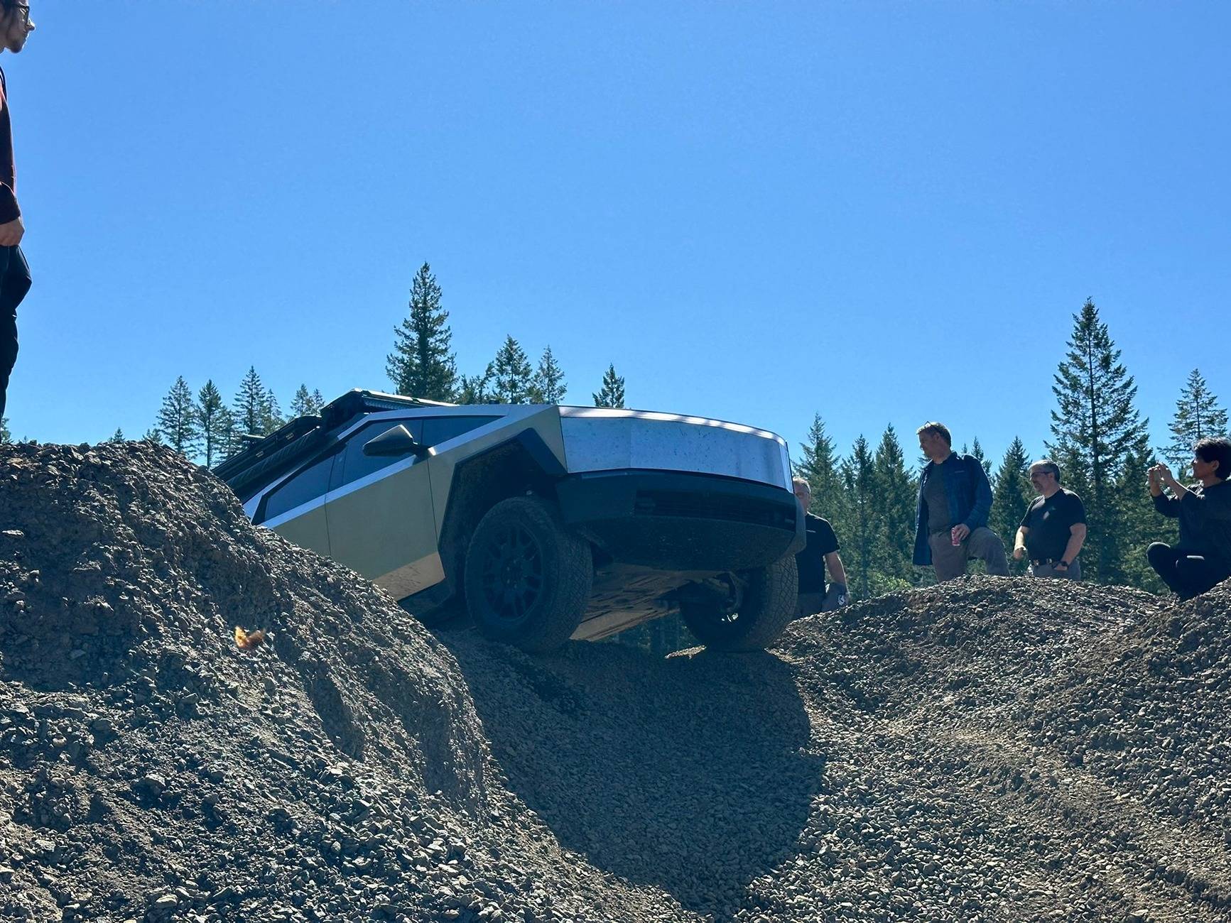 Offroad Rally by 8 Cybertrucks in Tillamook, Oregon 📐 | Tesla ...