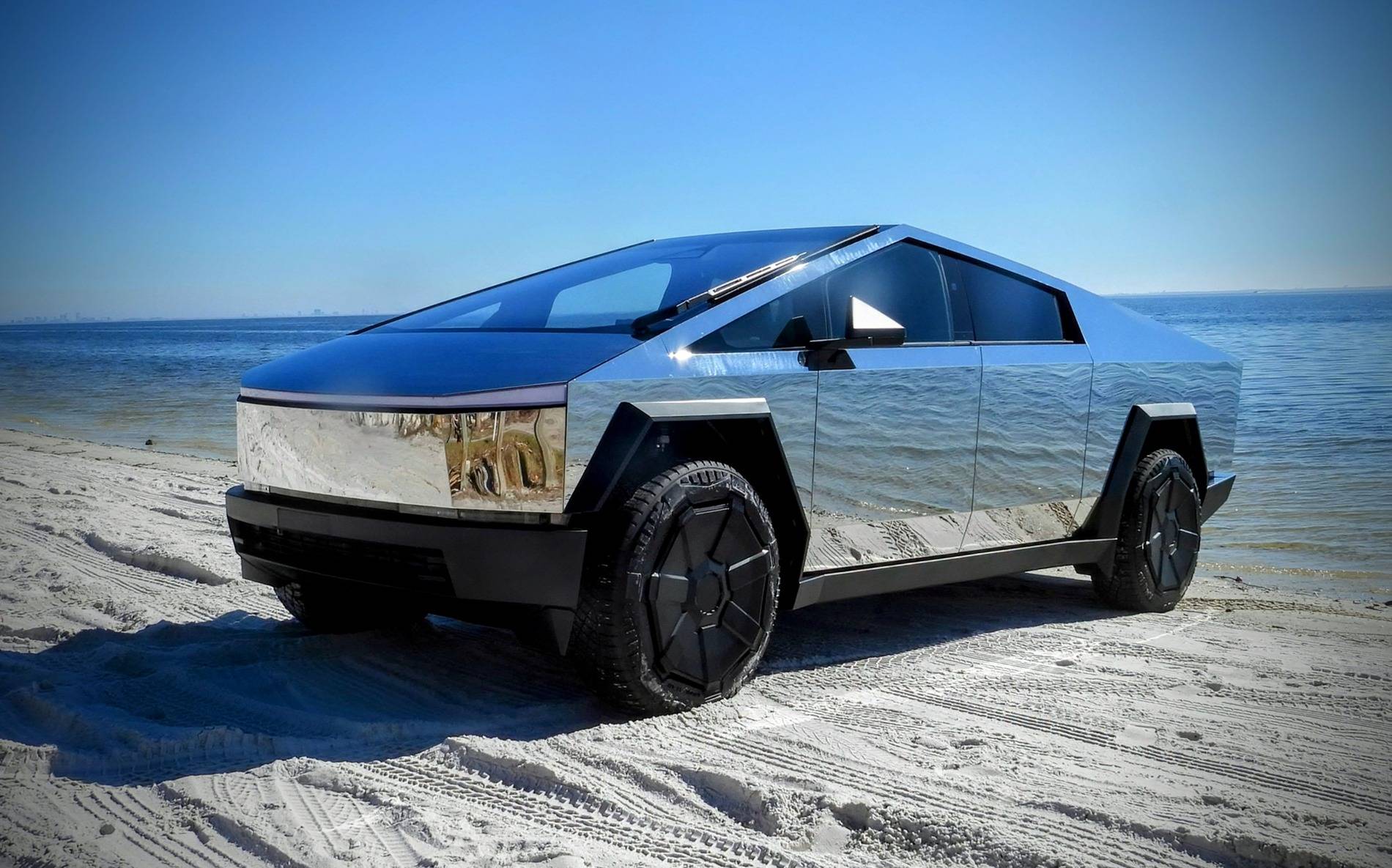 CHROME Vinyl Wrap PPF & MIRROR Polished Cybertruck -- Photos & Videos ...