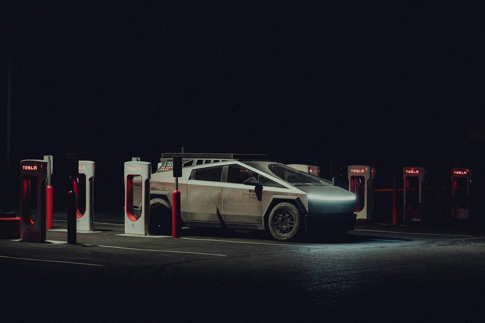 Introducing the Mars Basecamp Rooftop Tent: Designed for the Cybertruck ...