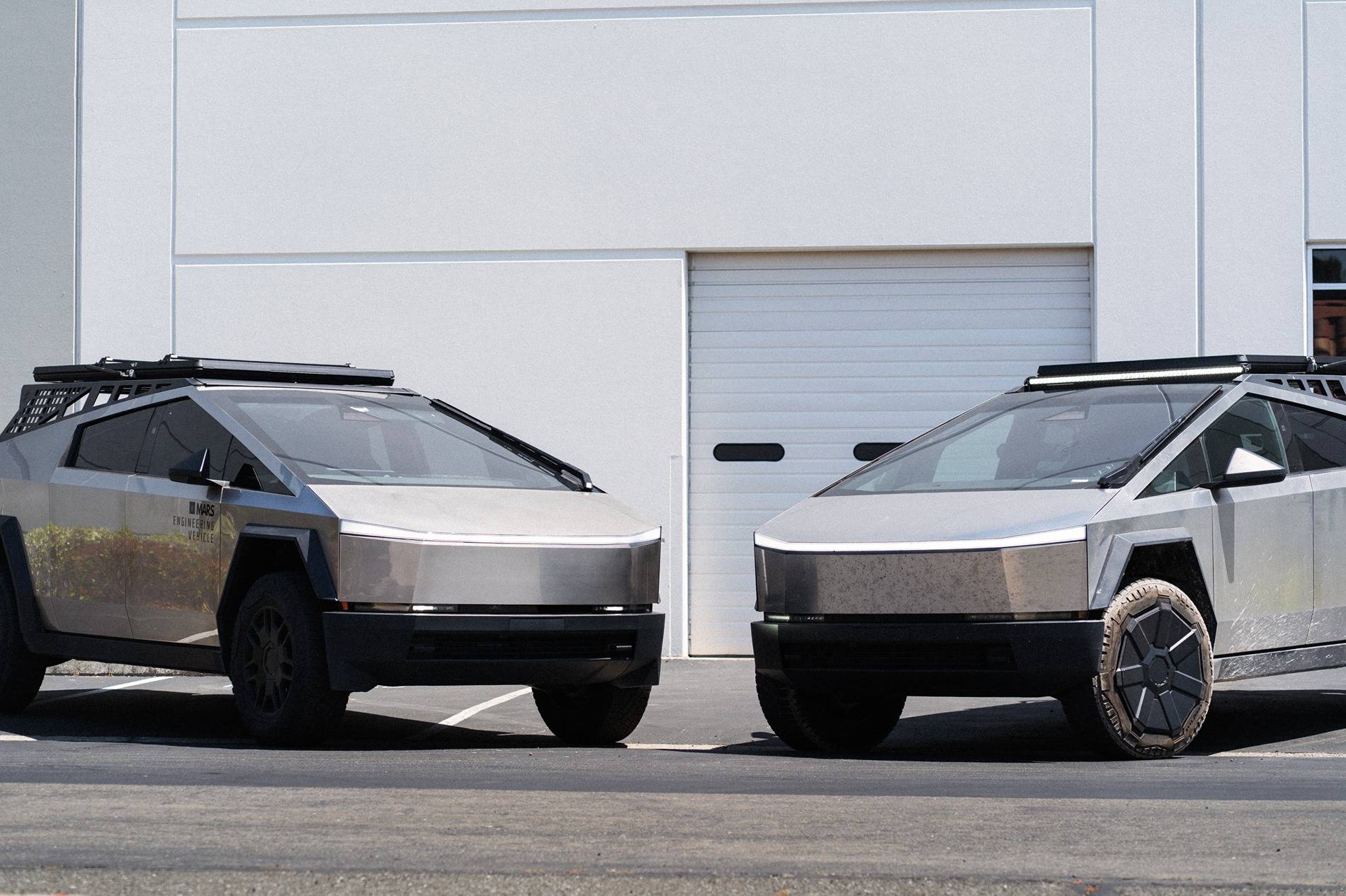 Mars Aeroblade + Expedition Rack + Mars 50" Lightbar + Integrated Wind ...