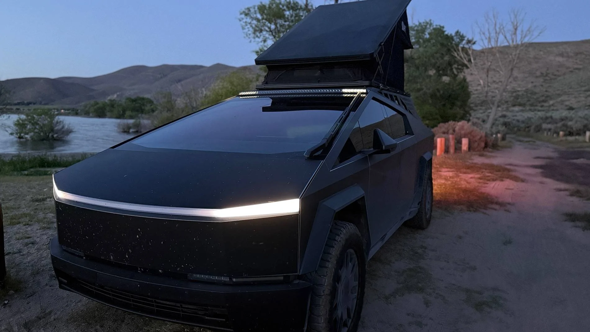 Hidden Lighting Features in CyberTent-Mode | Tesla Cybertruck Forum ...