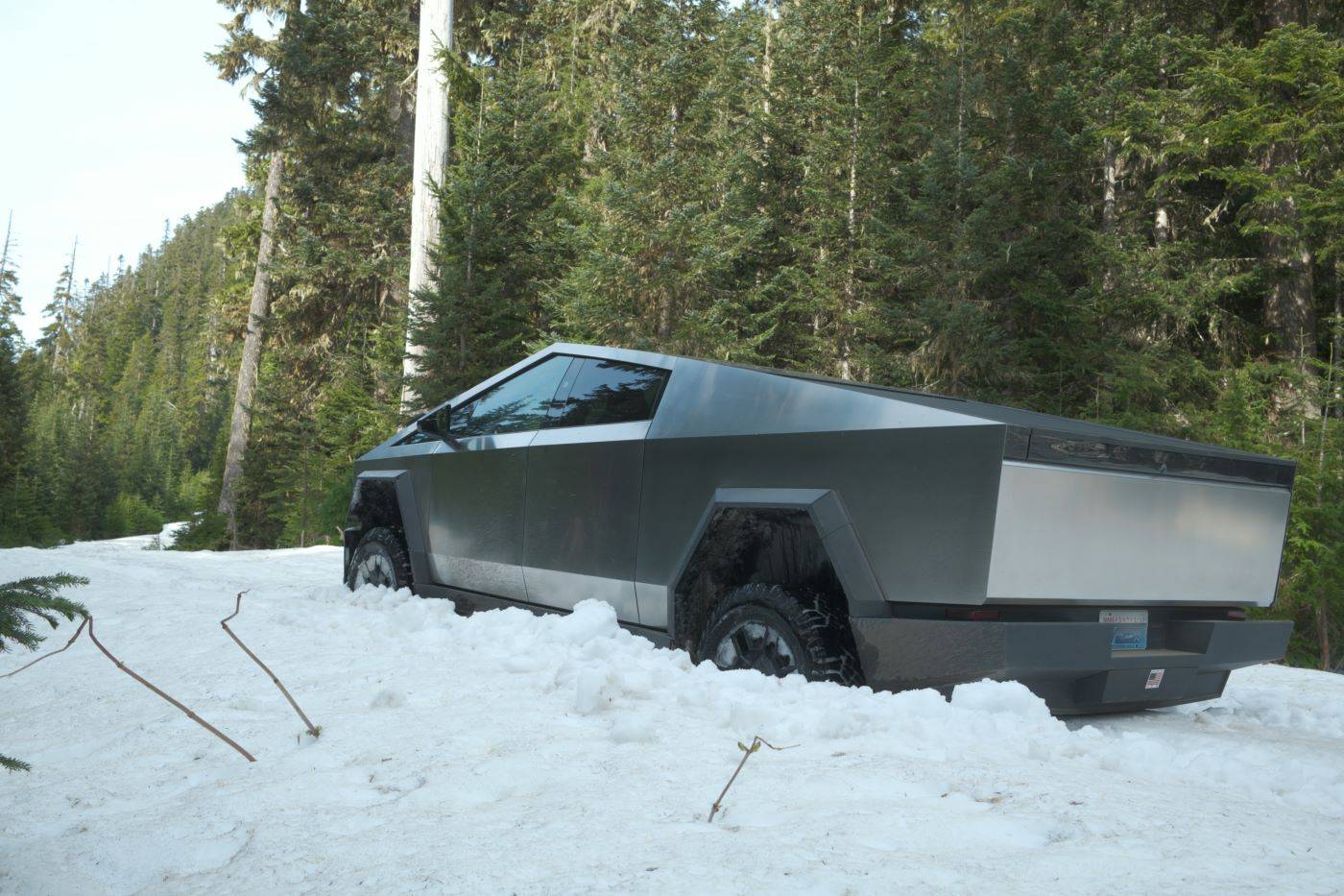 My Cybertruck finally got stuck. Self extracted with manual ratcheting ...